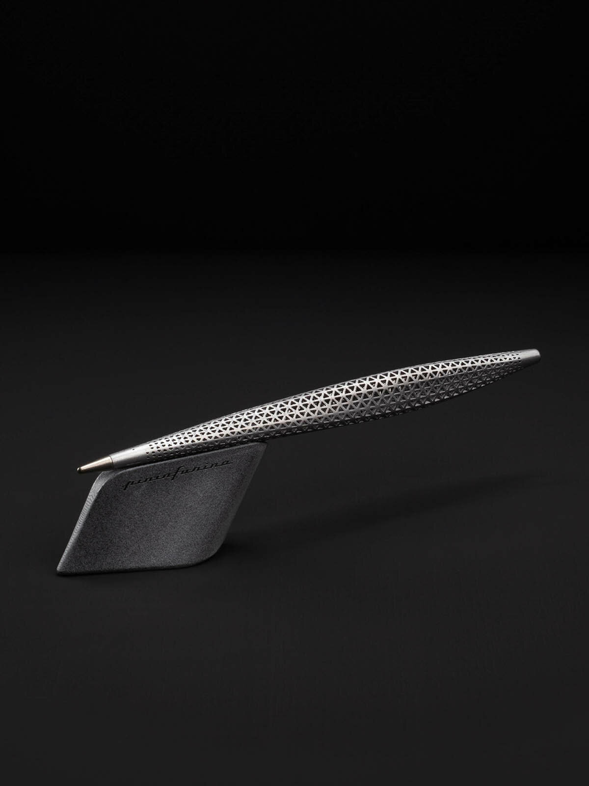 Ручка с подставкой Pininfarina Speedform, в подарочной коробке, пишущий наконечник Ethergraf, PFSFSILETH