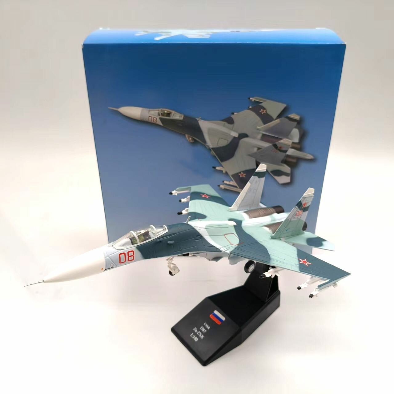 Модель самолета СУ-27, металл, на подставке 1:100