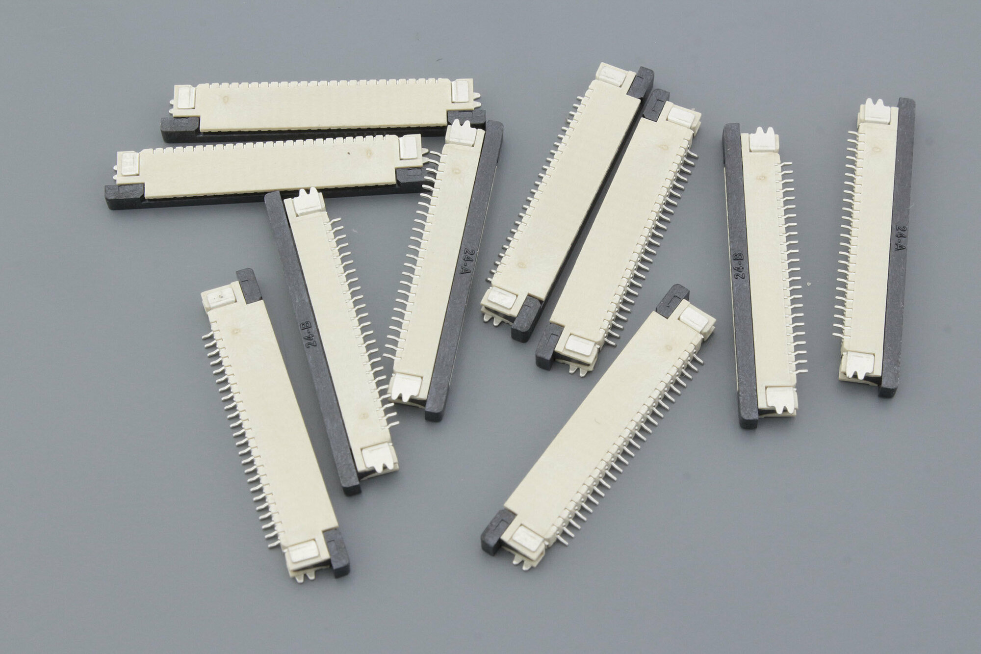 Разъем FPC Half Coverage Top Contact 0.8K-BS-24PWB 24 pin высота 2мм шаг 0,8мм 10 шт