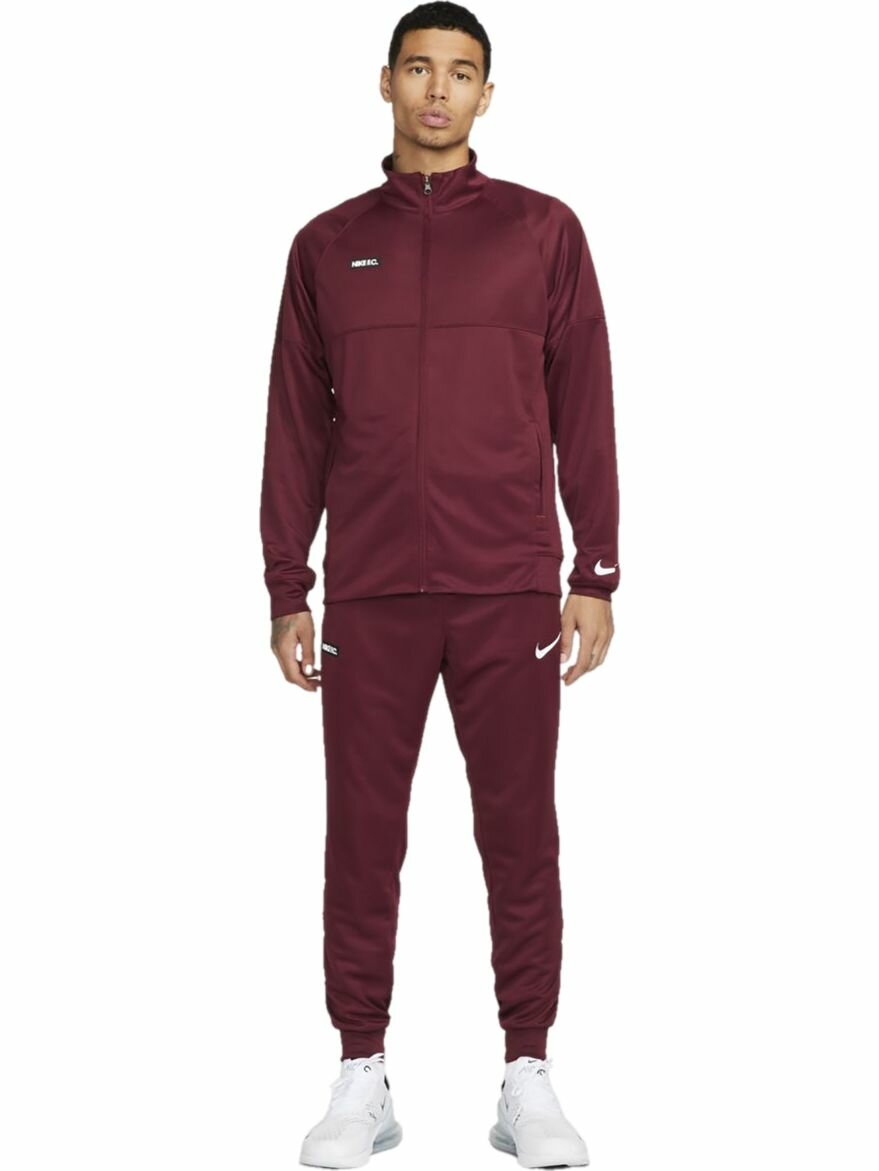 Костюм спортивный