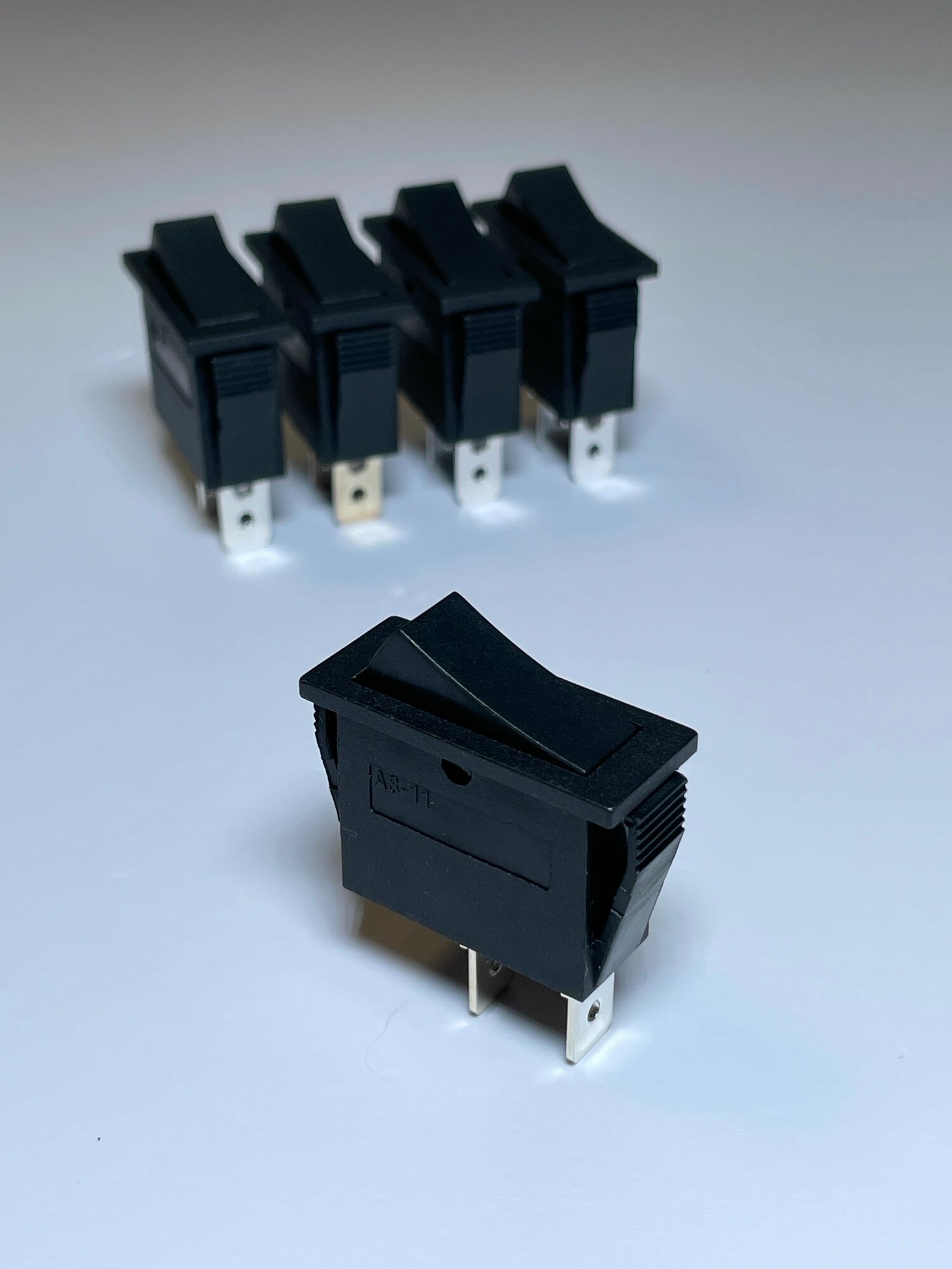 5 шт. Кнопка переключатель, черная, двухпозиционная, встраиваемая, тумблер вкл/выкл с фиксацией