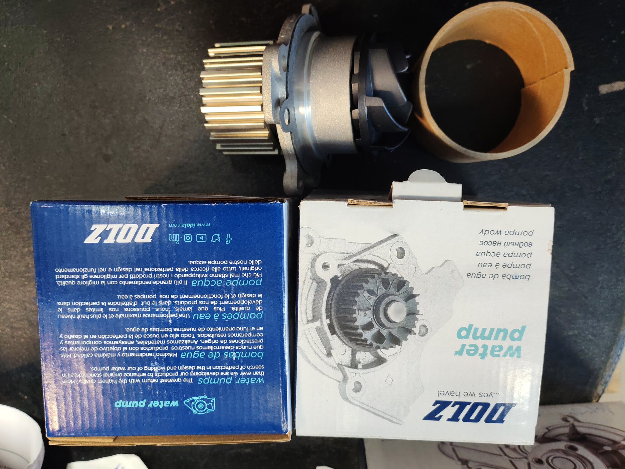 Насос Водяной, помпа, ВАЗ 2170 приора "DOLZ" оригинальная