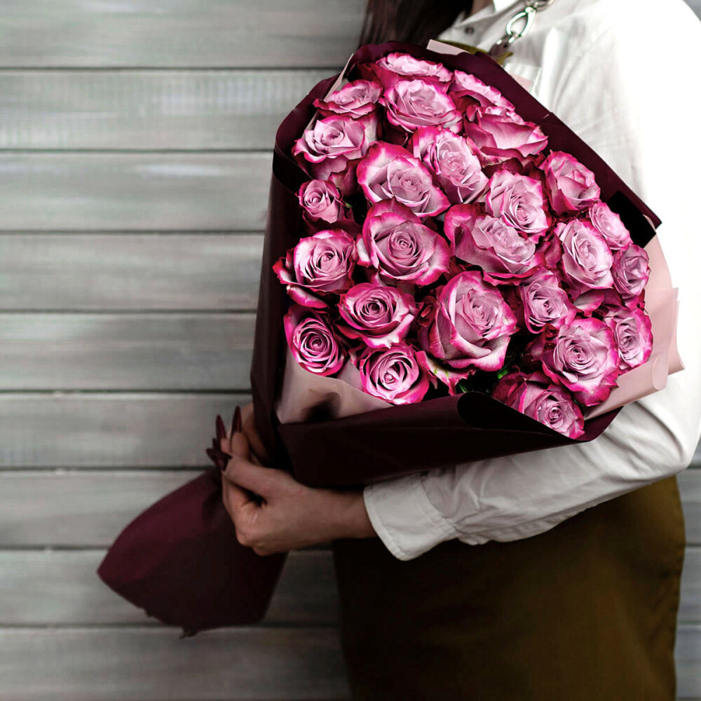 Монобукет Букет Маркет "Эквадор", фиалетовые розы, 25 цветков, 50см