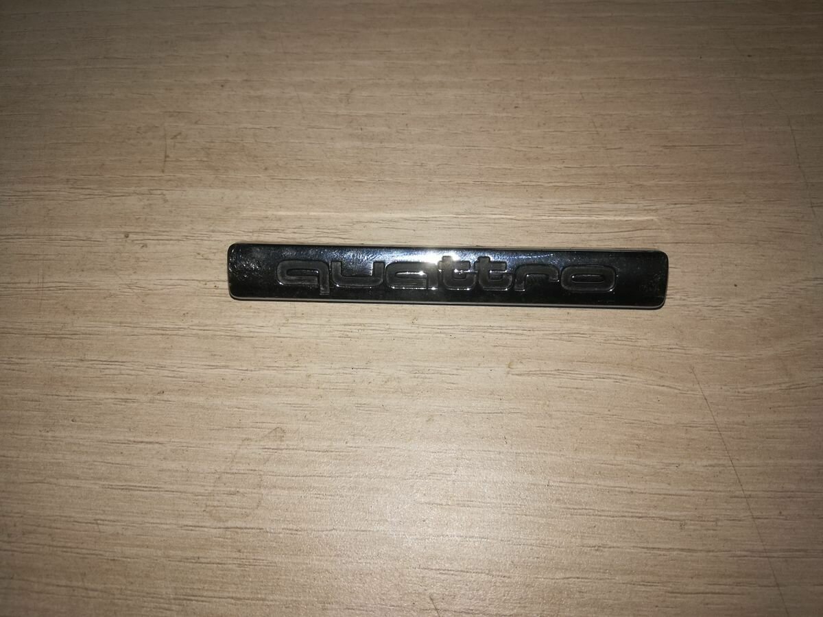 Накладка на решетку Audi Q7 4L (2005—2009) 4L0853736