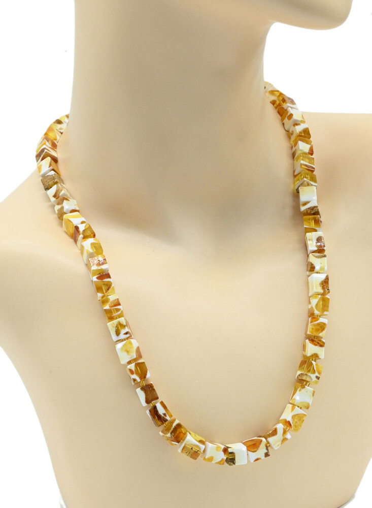 Бусы, янтарь