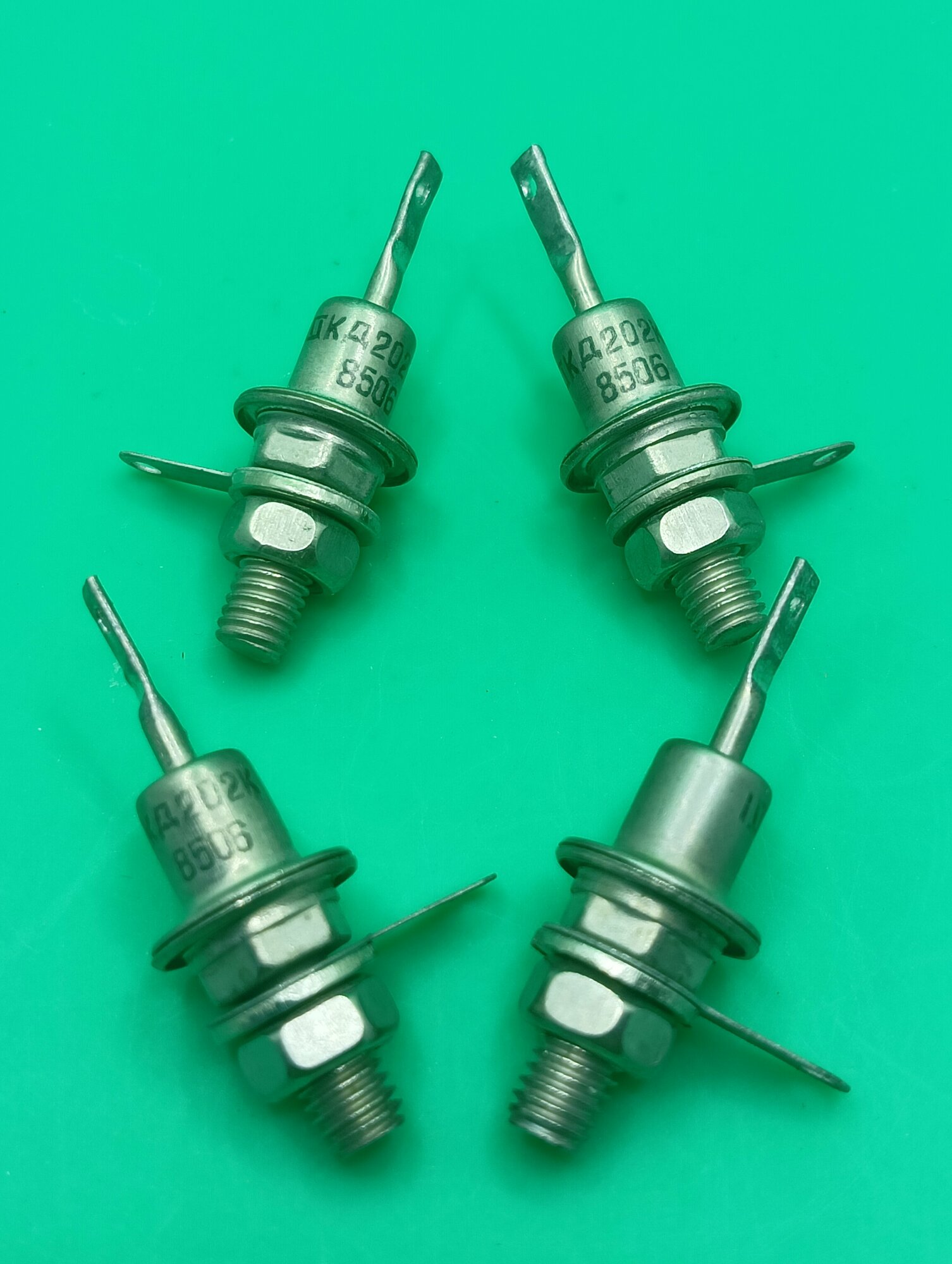 4шт Диод выпрямительный КД202К I ном. 5А, U имп. обр. 400В с шайбой, гайкой и клеммой-лепесток