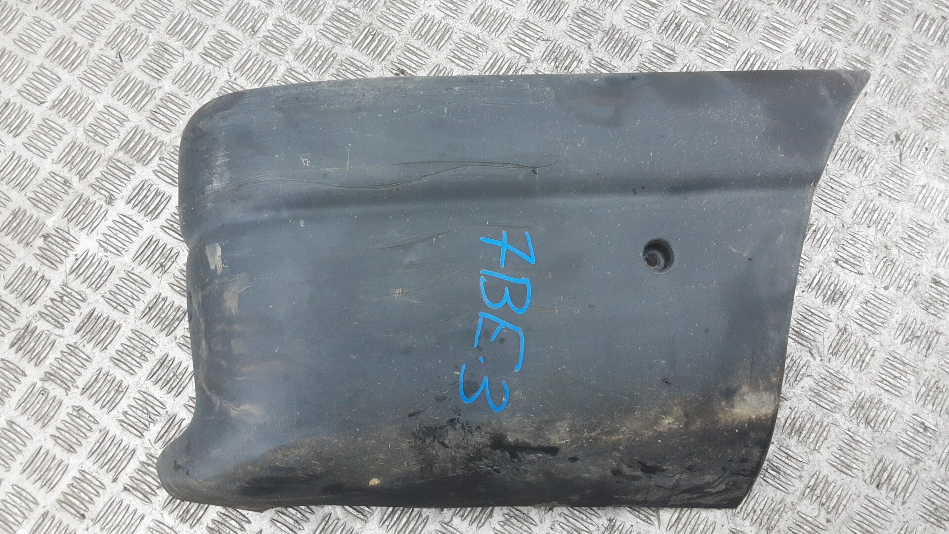 Клык бампера задний правый RENAULT MASTER 2