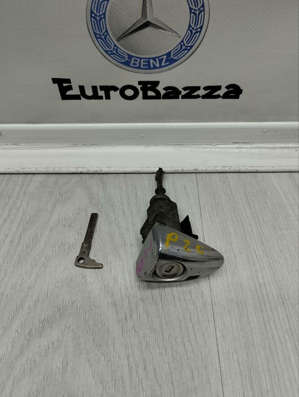 Личинка с ключом Mercedes W220 A2207600177