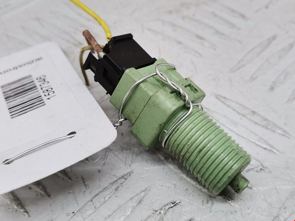 Датчик положения педали тормоза (Выключатель стоп-сигналов) Renault Megane 1 7700849783 арт. 1587346