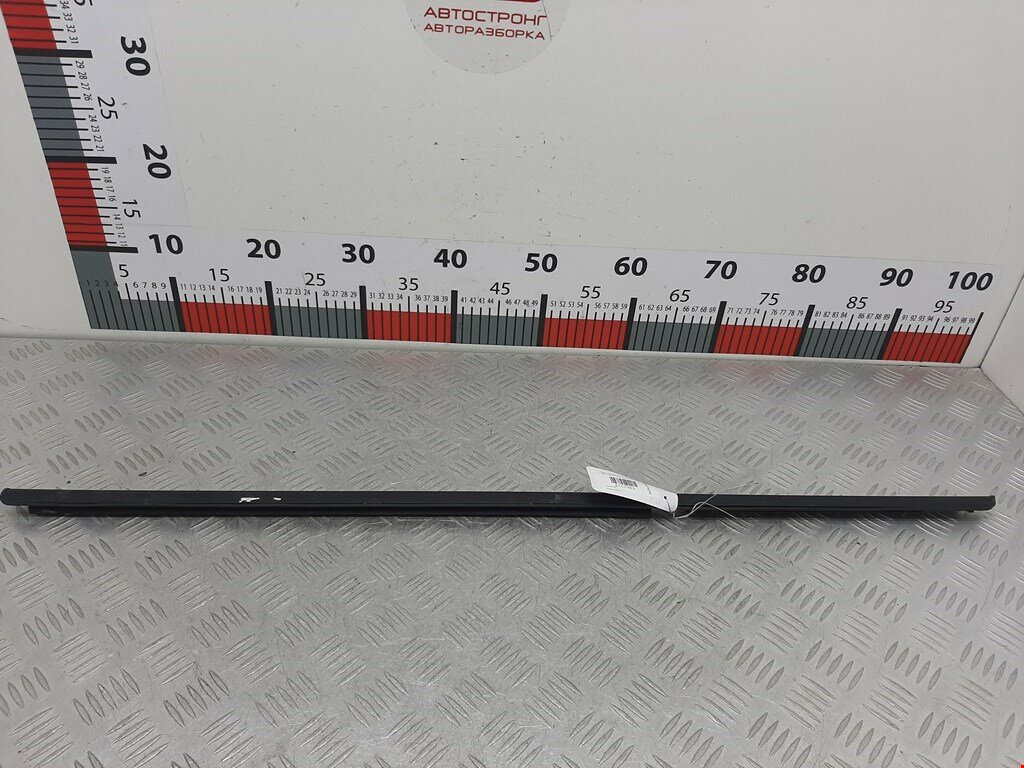 Накладка декоративная (молдинг) стекла двери задней левой Saab 9000 2 арт. 2103303