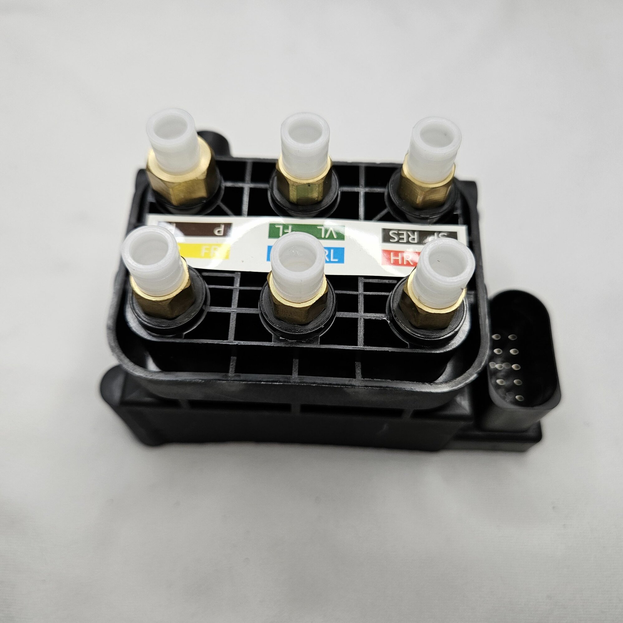 Блок клапанов Mercedes-Benz w164 w221 w212 w166 c292 w251 w222 c217