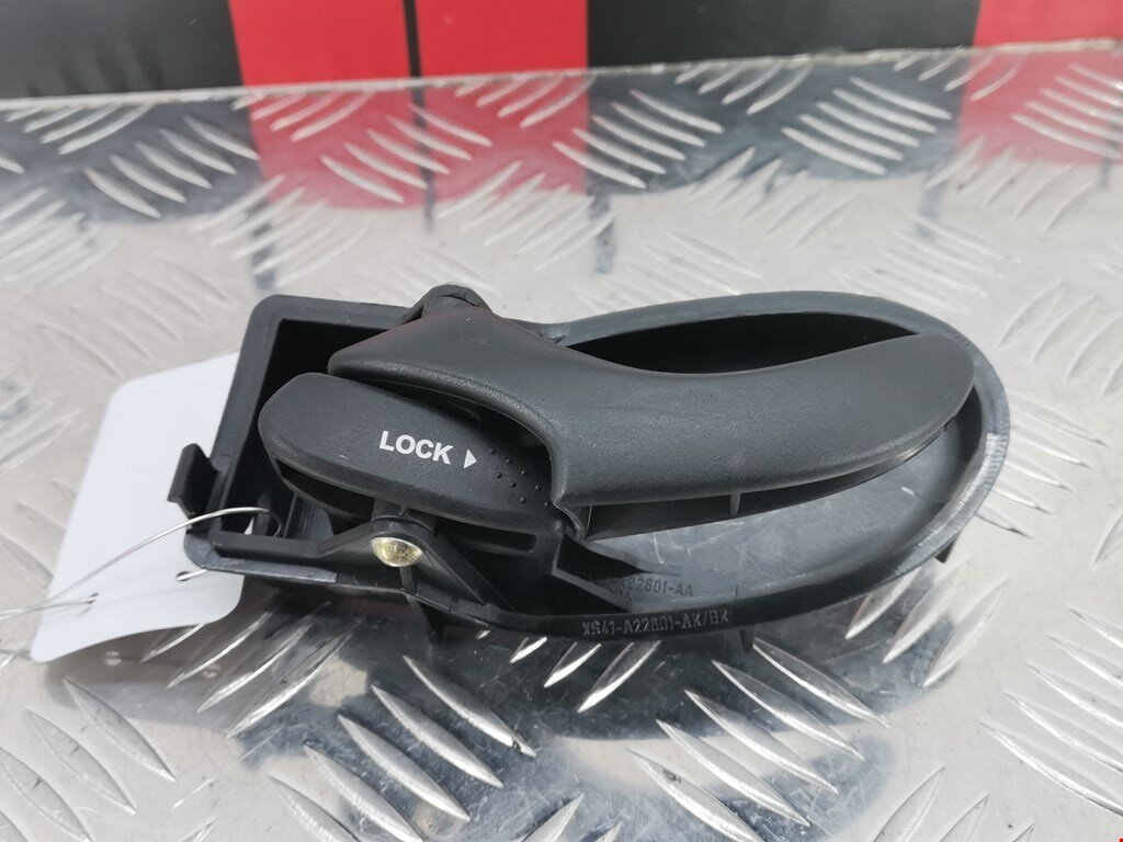 Ручка двери внутренняя задняя левая Ford Focus 1 XS41A22601AK арт. 1570929