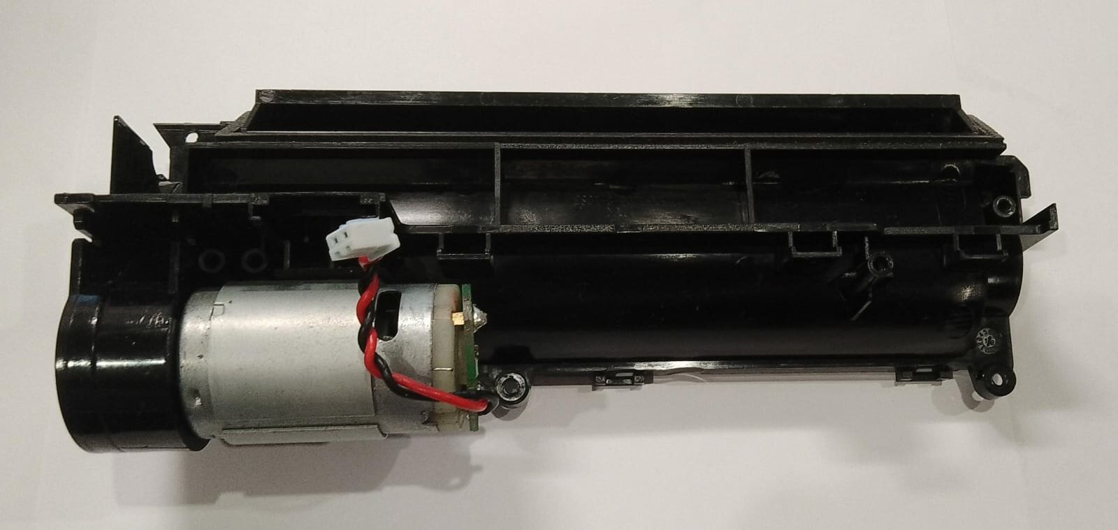 Мотор (двигатель) в сборе с редуктором в корпусе для центральной щетки робота пылесоса Isweep (X3)
