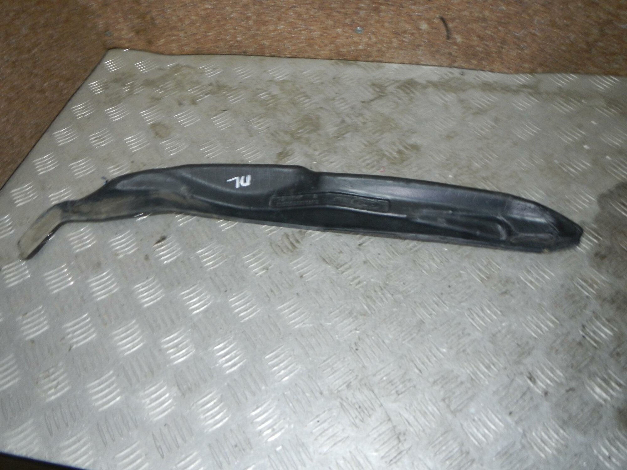 Б/У Пыльник (кузов наружные), Ford (Форд)-FUSION (02-12) FORD FUSION (02-12) Пыльник переднего крыла левого. Без видимых ...