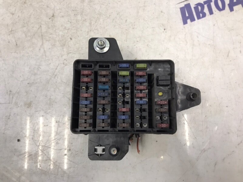 Б/У блок предохранителей, реле салона SsangYong Rexton 2007 RJN 665925 35132 SSANG YONG арт. 8211008000