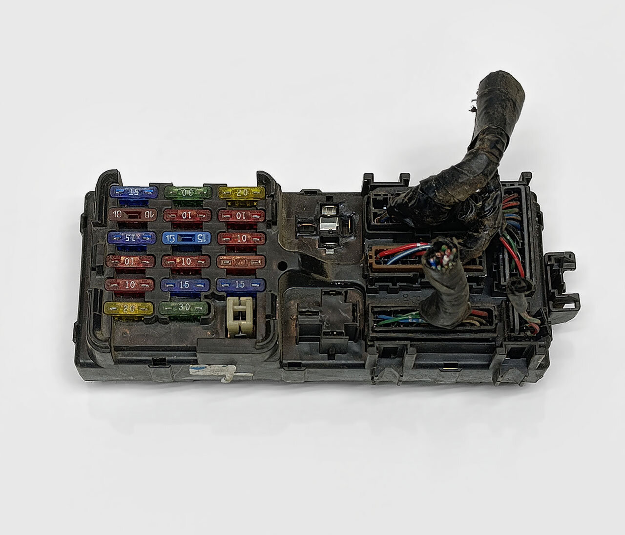 Блок предохранителей Mitsubishi Galant 7 (1992—1997)