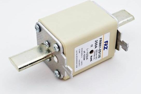 Предохранитель FRZ FRM61-ZS135 690V/700V 250A AR Предохранитель быстродействующий aR 250А 690В AC DIN1 1шт