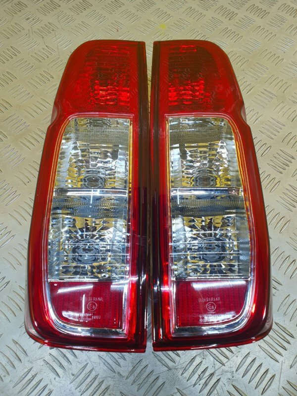 Фонарь задний левый Nissan Navara (D40) 2004-2015 2008
