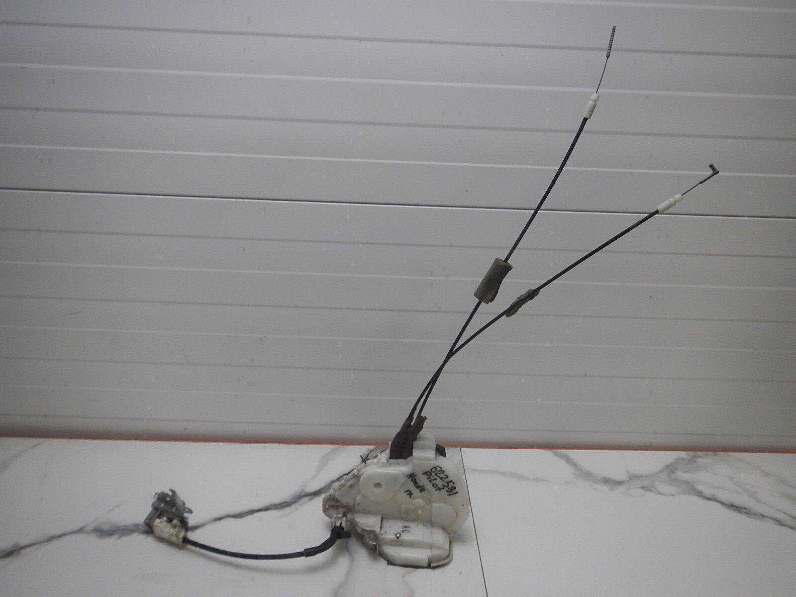 Б/У Замок двери передней левой, Honda (Хонда)-PILOT (08-15) HONDA PILOT (08-15) 7 контактов Без видимых повреждений. 6225...