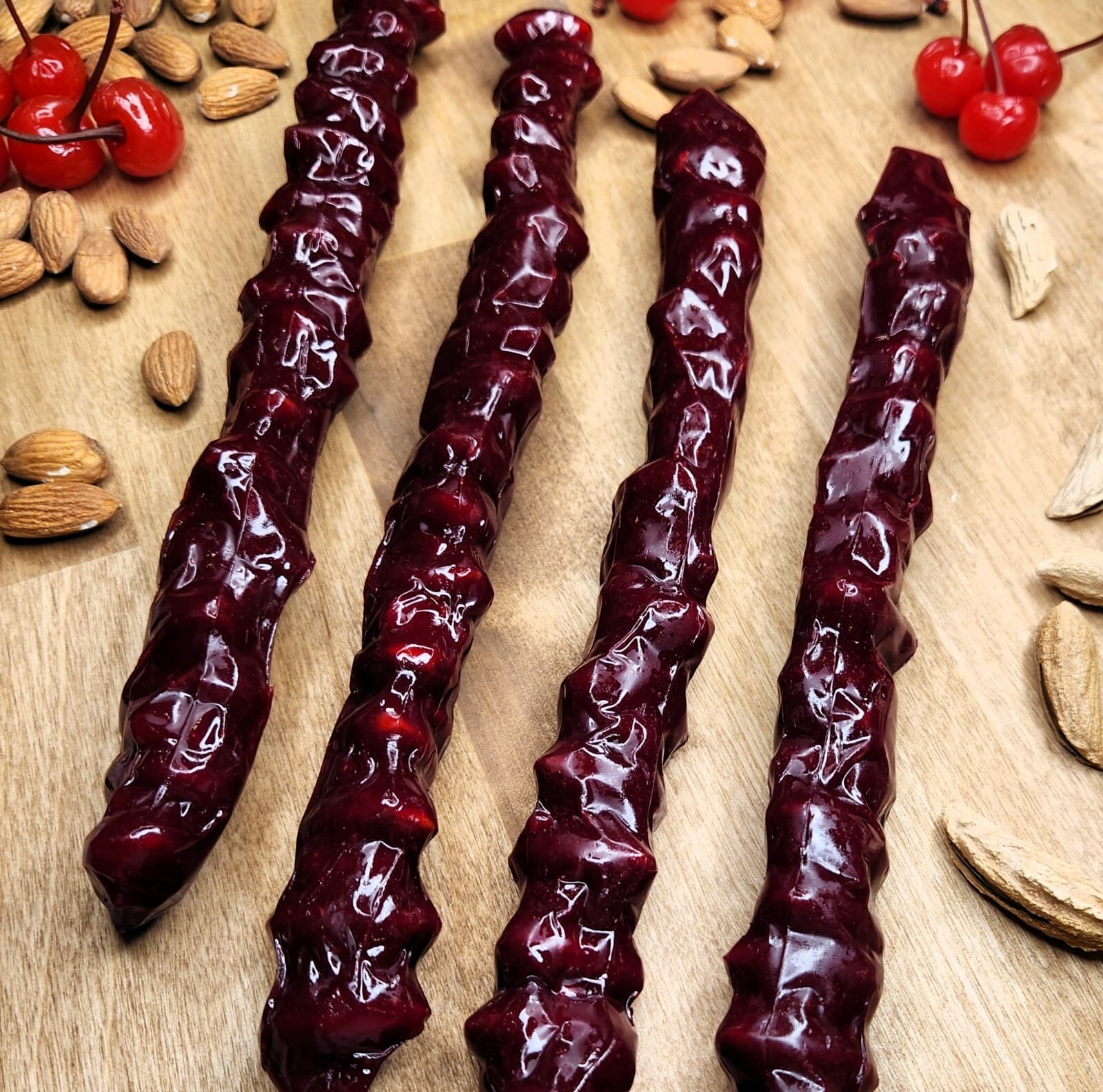 Чурчхела 4 стика Миндаль в вишневом соке, ремесленная