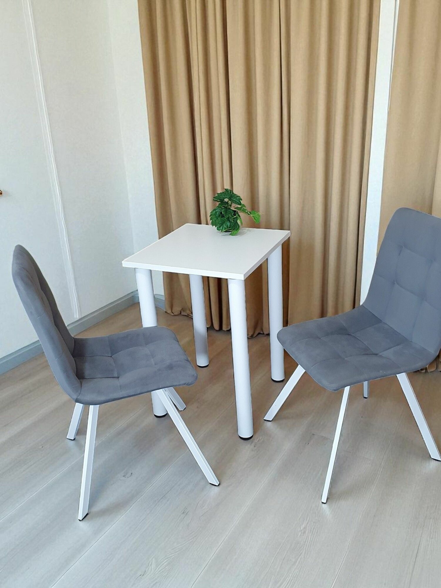 Стол обеденный/ цвет Белый, 50*50 см. Ножки белые.