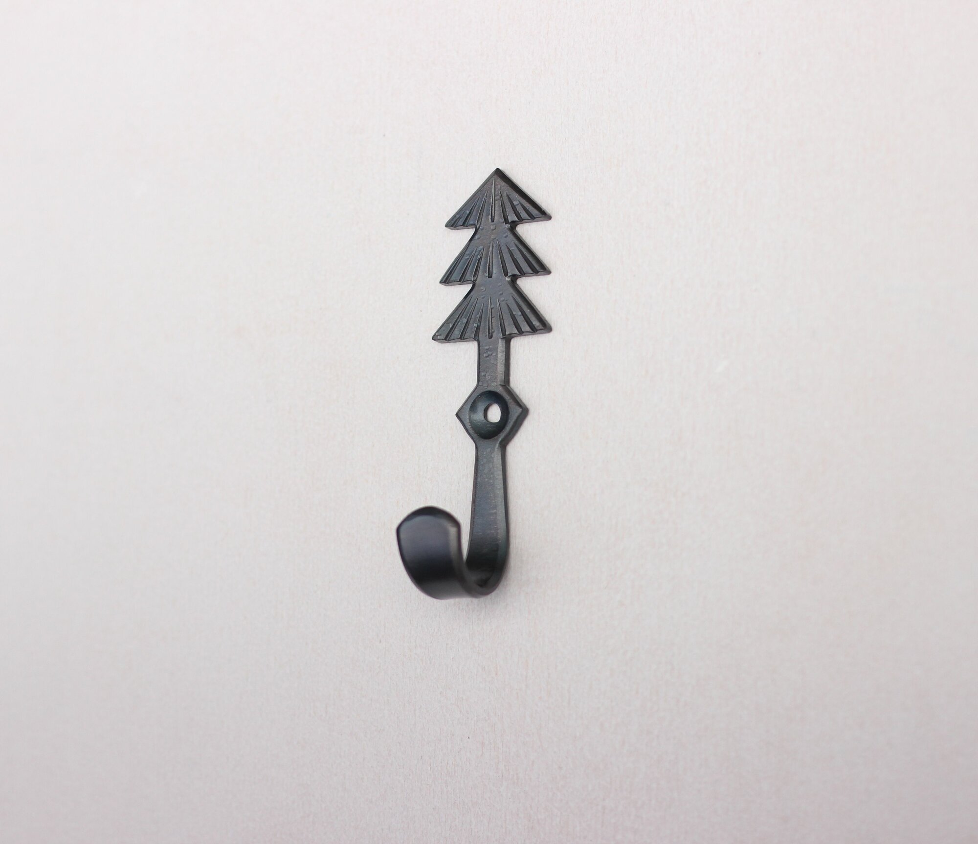 Крючок кованый Panmom Forge "ёлка", настенный, металл, цвет графит, для хранения, 9х3 см