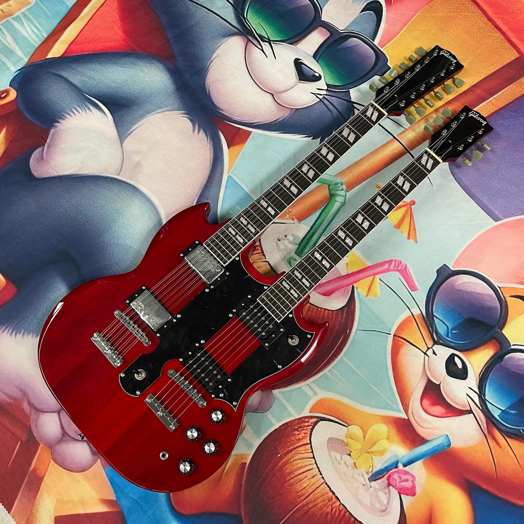 Электрогитара Кастомная двухшеечная массивная изготовленная в Китае роковая энергия в два раза больше! 12+6-струнная, корпус Махагони