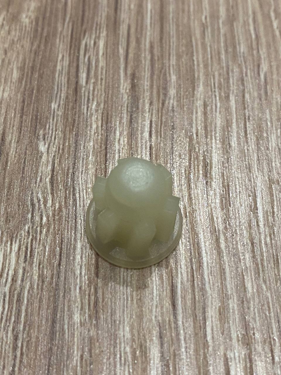 Втулка овощерезки для мясорубки Bork M401, M500, M501, RNP-1215, REP-1316 (Нар. Д-17мм, вн. посадка Д-7мм. 6-ть зубьев)