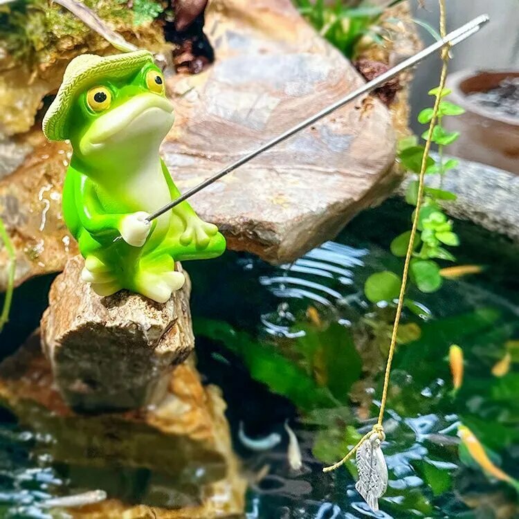 Фигурка садовая "Лягушка-рыбак", зеленый, из полиэфирной смолы