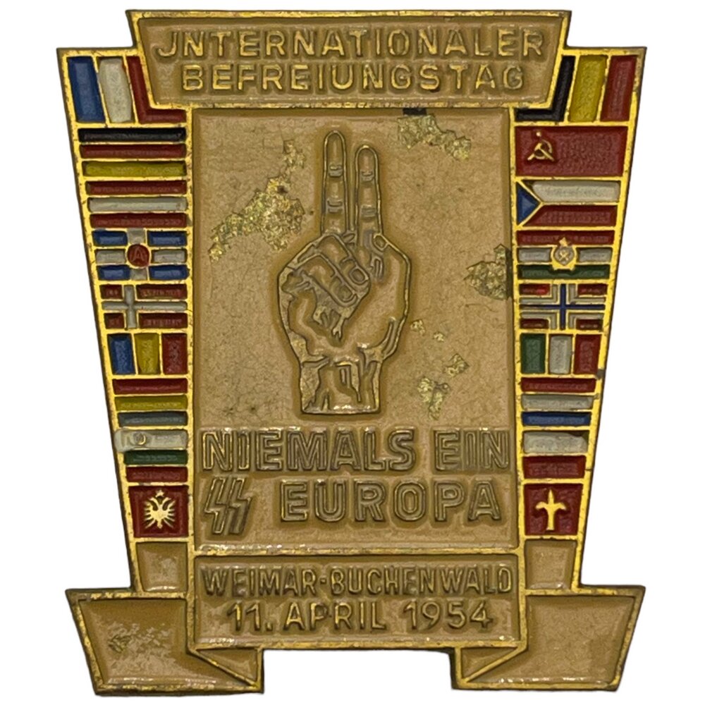 Знак "День освобождения узников лагерей" Германия (ГДР) 1954 г.