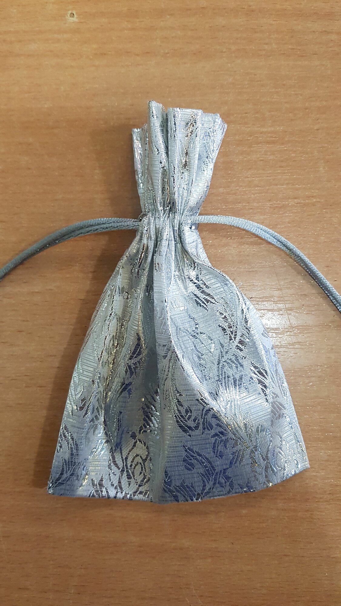 Пакет подарочный "Мешочек на завязках" из парчи, серебро, 12х11,5см