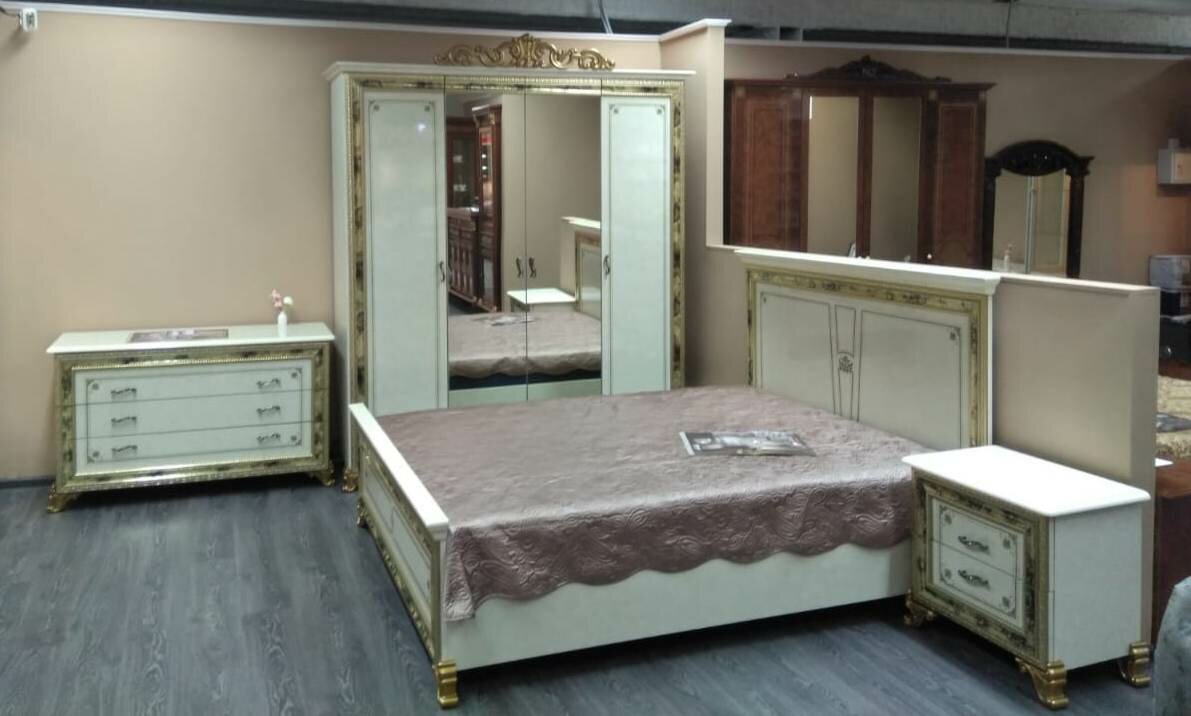 Шкаф Катя четырех дверный, цвет бежевый с золотом глянец, фабрики Диа Мебель, Россия.