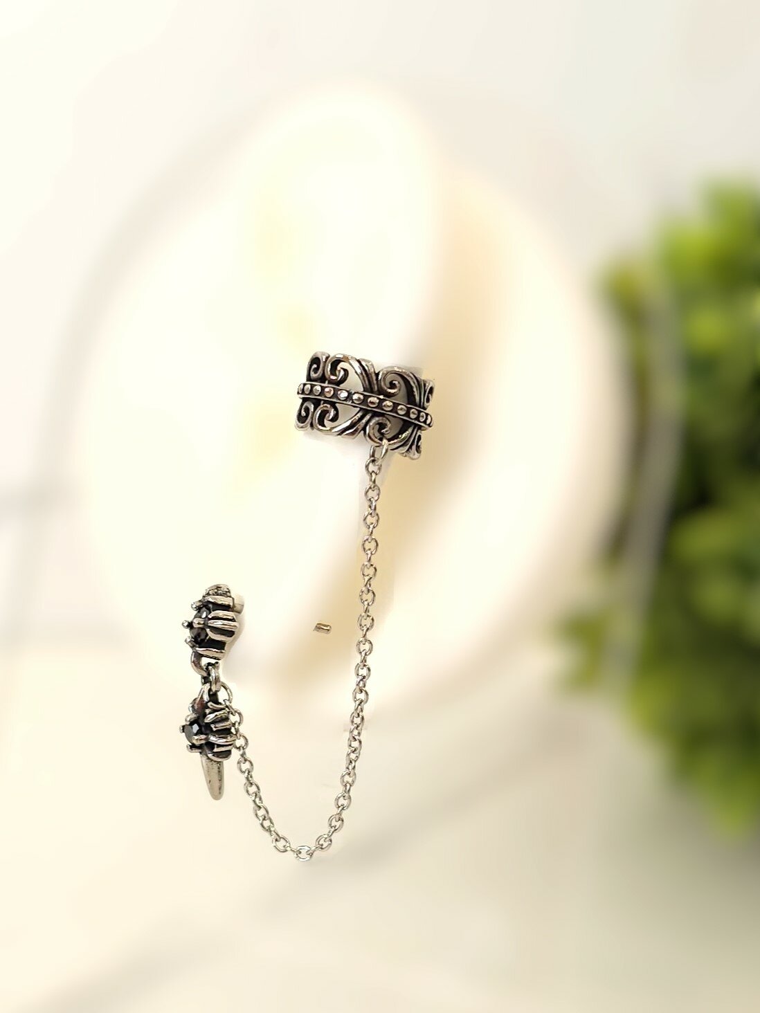 Моносерьга, славянский оберег, фианит, металл, циркон