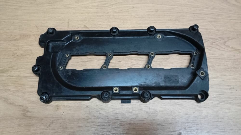 Клапанная крышка правая VW 059103470AC 059103470AC