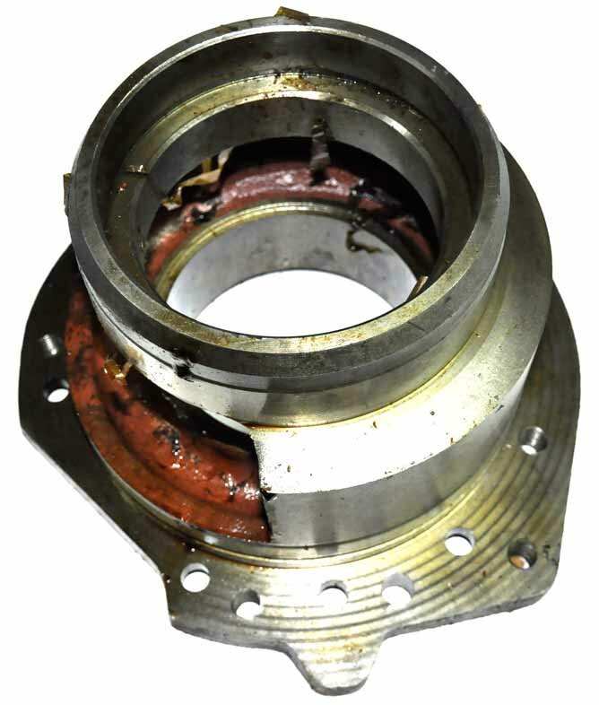 1221М-2407042-01 Стакан МТЗ подшипников моста заднего правый ОАО МТЗ оригинальная запчасть МТЗ