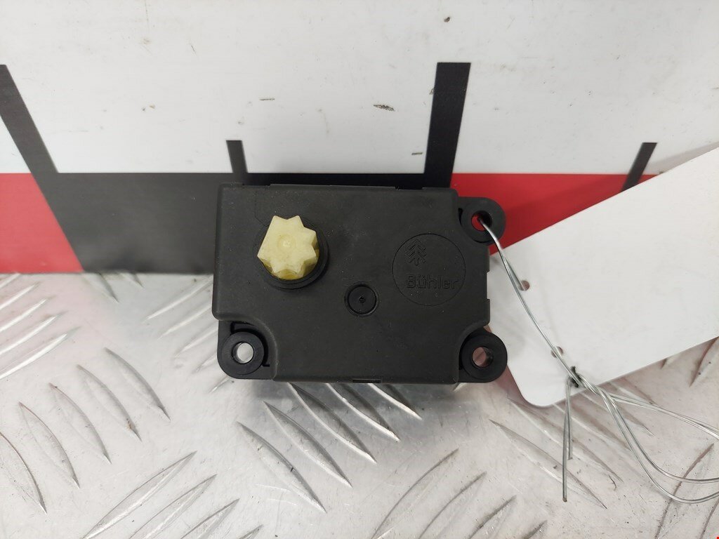 Сервопривод (электропривод моторчик привода) заслонки печки Renault Megane 2 арт. 1785641