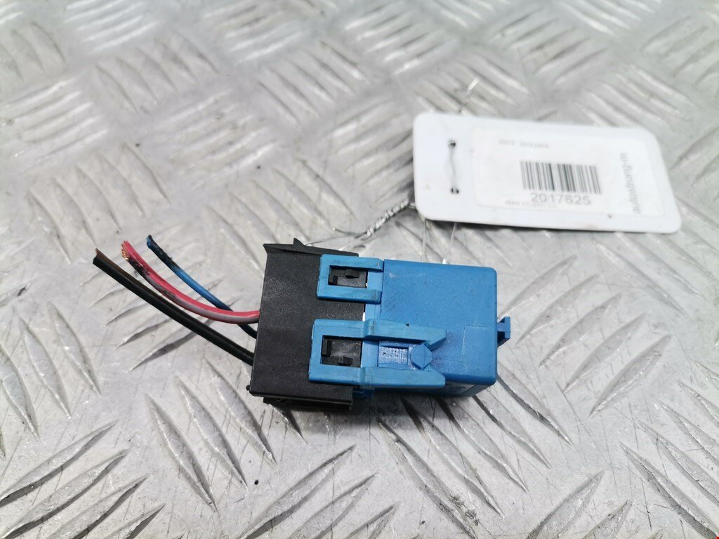 Реле BMW X3 (E83) 61368373700 арт. 2017625