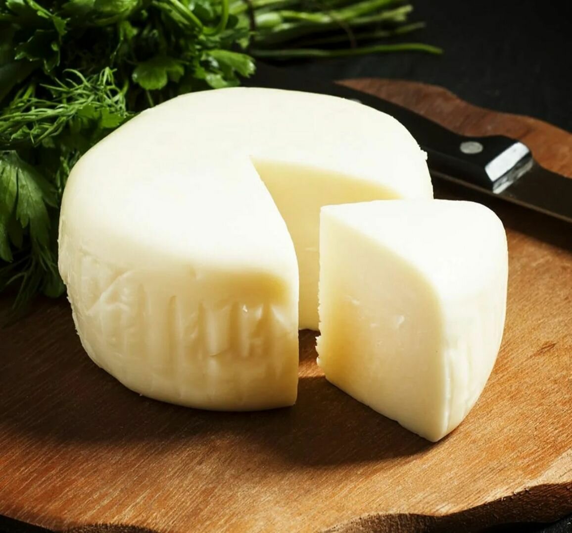 Сыр *Сулугуни* козий в вакуумной упаковке 1кг.