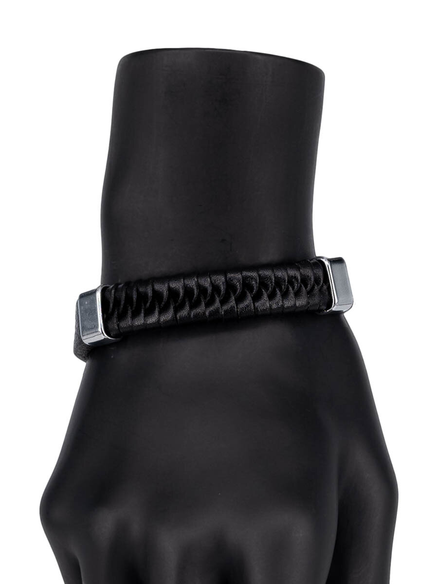 Плетеный браслет