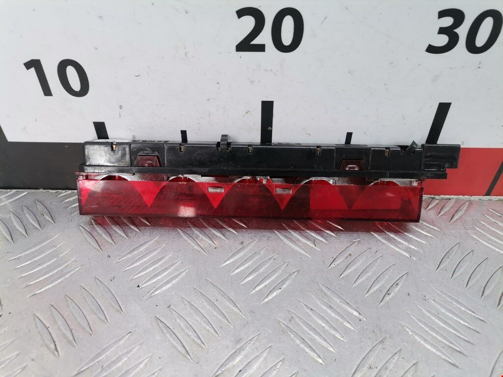 Фонарь дополнительный тормозной (стоп-сигнал) Ford Focus 2 1151768 арт. 1723160