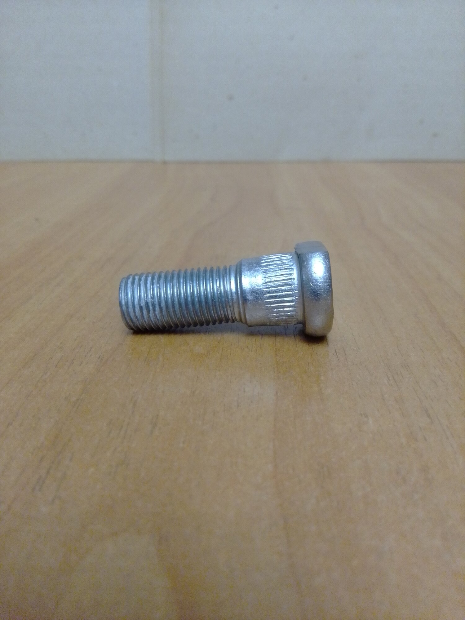 Шпилька (болт) колеса М14х1,5х40 для автомобилей ГАЗ-31029,3102, ГАЗ-24 (передние колёса); УАЗ Профи , УАЗ-3741,-3962,3909,3303,2206 , УАЗ Patriot 3163, УАЗ-3160, УАЗ-3151 (перед/зад),20-3103008-Б. Кр. Этна.