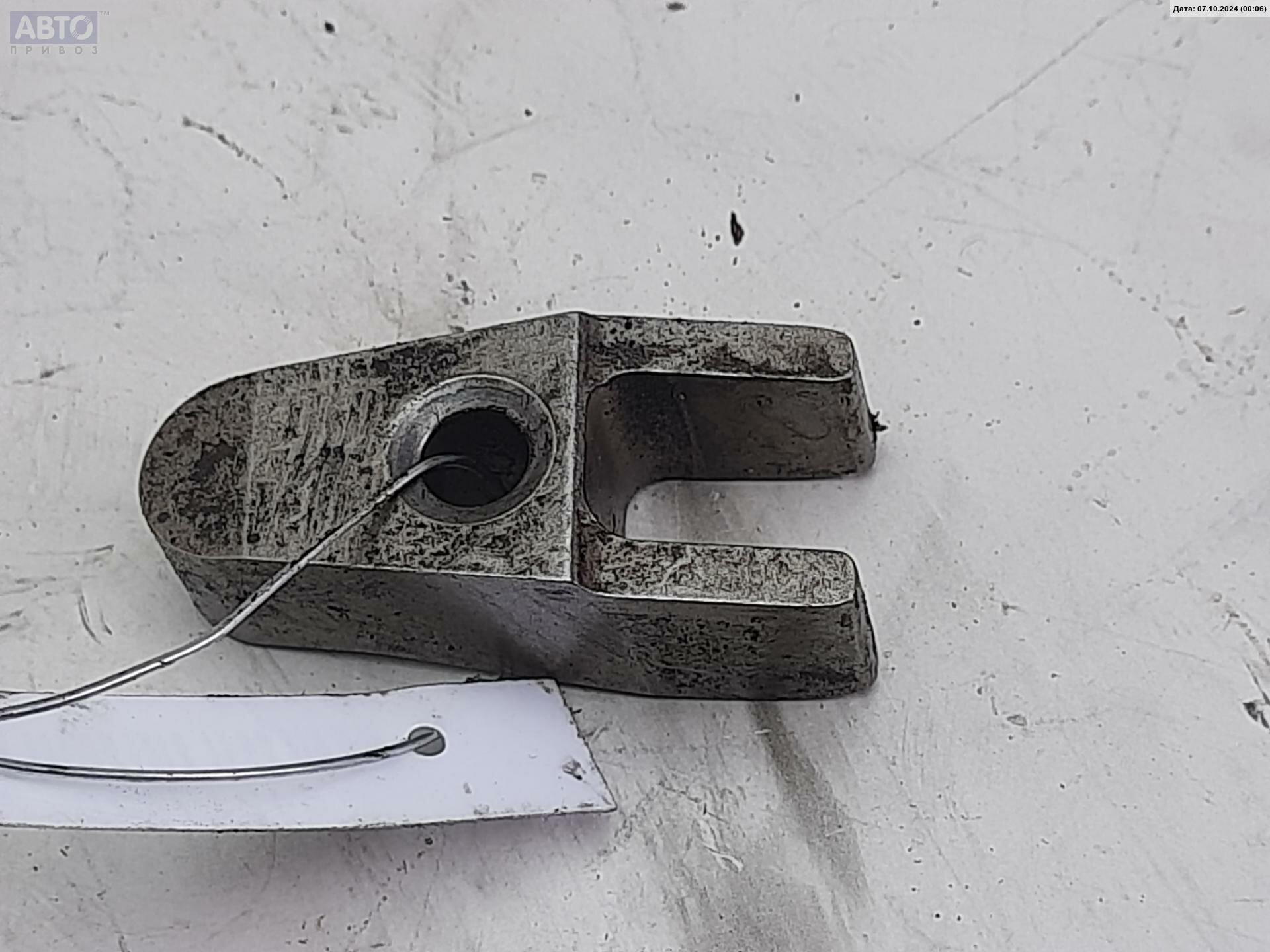 Скоба (кронштейн) крепления форсунки Mercedes C-Class W203 (2000-2006)