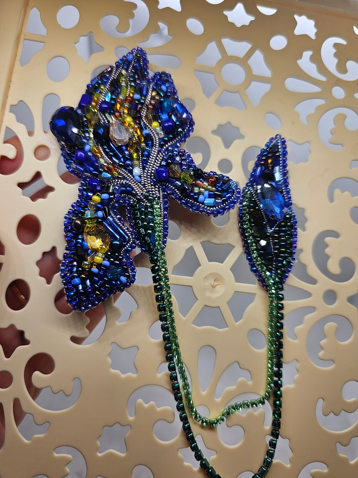 Брошь, стразы, искусственный камень