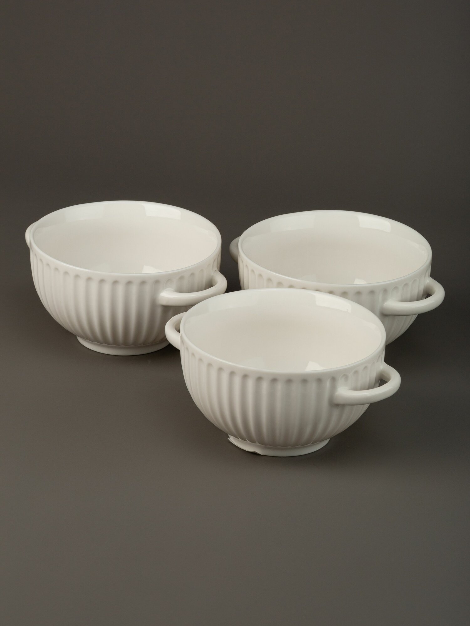 Бульонница 650мл фарфоровая 3 штуки