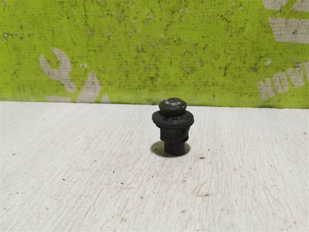 Выключатель концевой LADA Granta 2011+