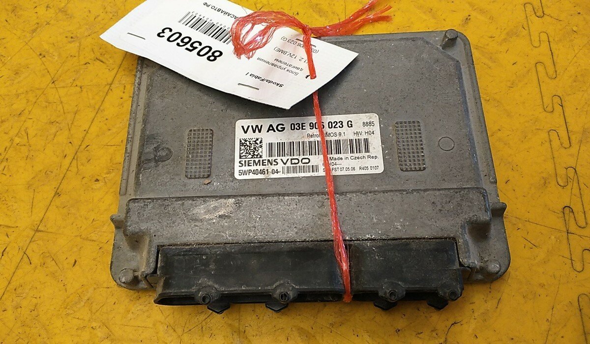 Блок управления двигателем Fabia I Skoda 03E906023G