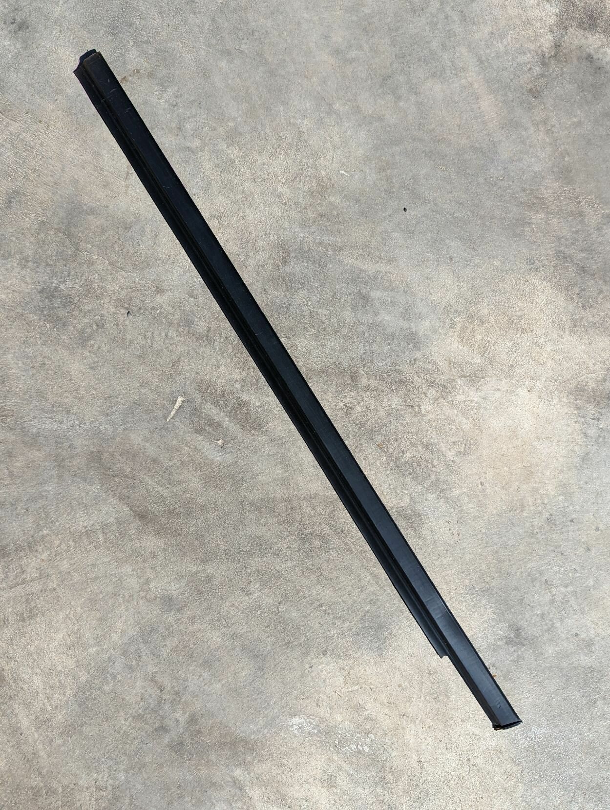 Уплотнитель стекла двери задней левой Chery QQ [1.1 8V 5AMT хетчбэк] S115206215