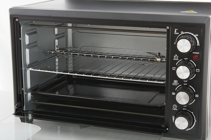 Мини-печь Leran TO 3322 B