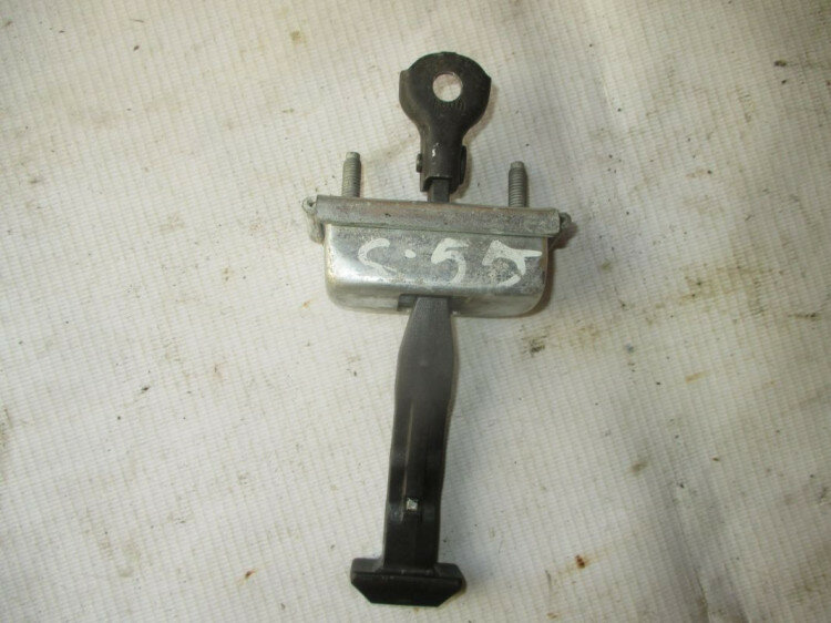 Ограничитель двери задней левой 1726441 BM51A27200AA Форд Фокус 3