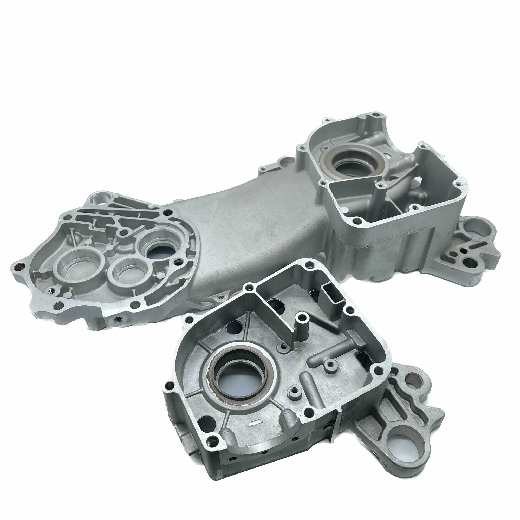 Картер двигателя 50сс 139QMB левый и правый под 10" колесо